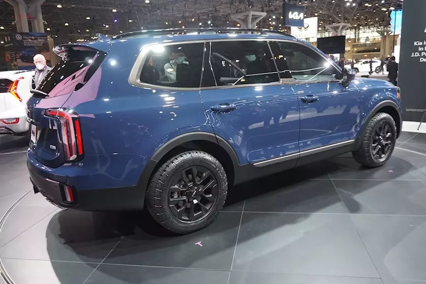 Nová robustní Kia Telluride vás donutí dvakrát přemýšlet o nákupu němčiny 354342_2