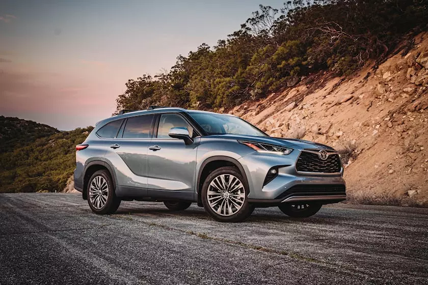 2020-2022 Toyota Highlander Front Angle View