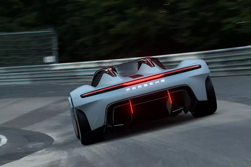 Porsche Vision Gran Turismo અમારા સપનાની ડિજિટલ હાઇપરકાર તરીકે ડેબ્યુ કરે છે 35450_2