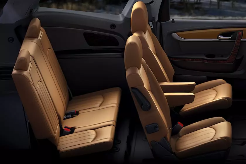 2013-2017 Chevrolet Traverse Interior Overview