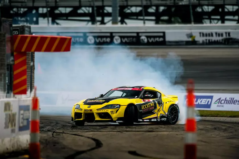 Toyota GR Supra przekształciła się w szalony samochód do driftu o mocy 1030 KM 35659_5