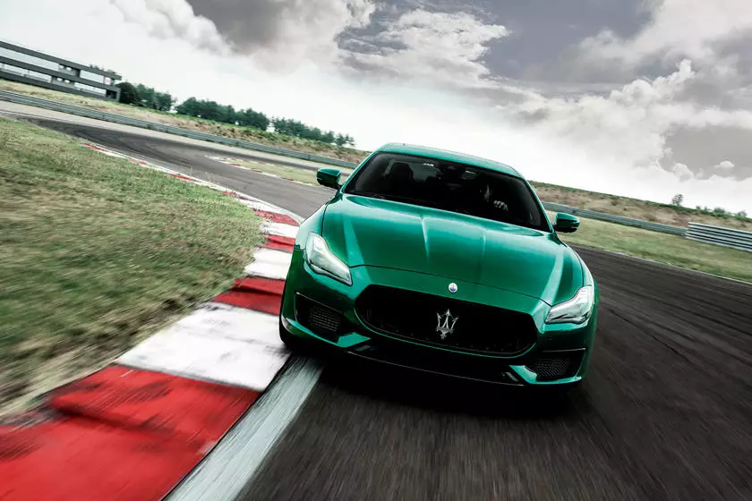 2021 Maserati Quattroporte Trofeo First Look-recension: Fullbordar Trofeo Trident 35687_12