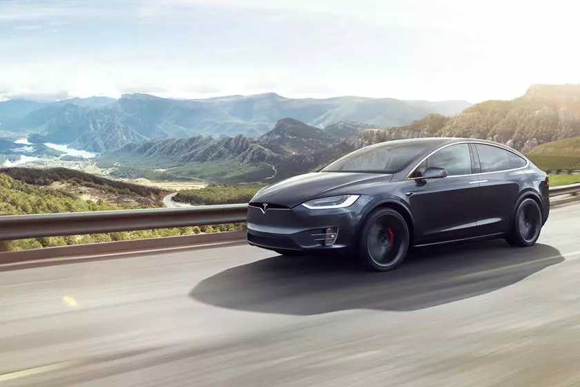 2016-2020 Tesla Model X Vista frontal Condução