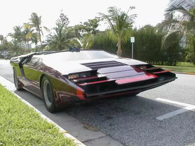 A réplica de Alfa Romeo Carabo de Sam Foose pode ser toda túa 35797_1