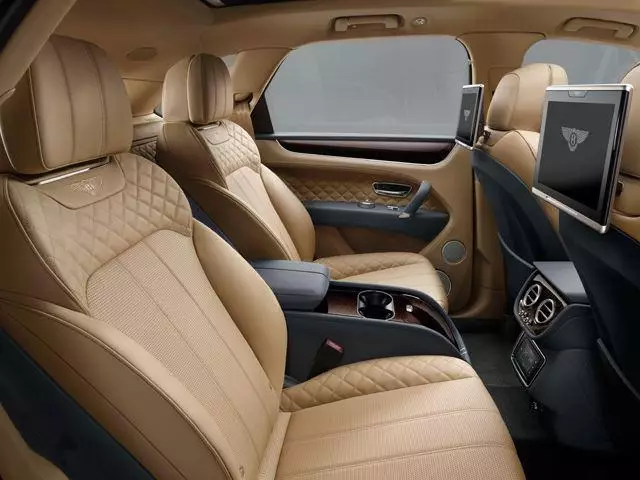 Bentley Bentayga ஐ சந்திக்கவும்: உலகின் வேகமான, சக்திவாய்ந்த SUV 35897_4