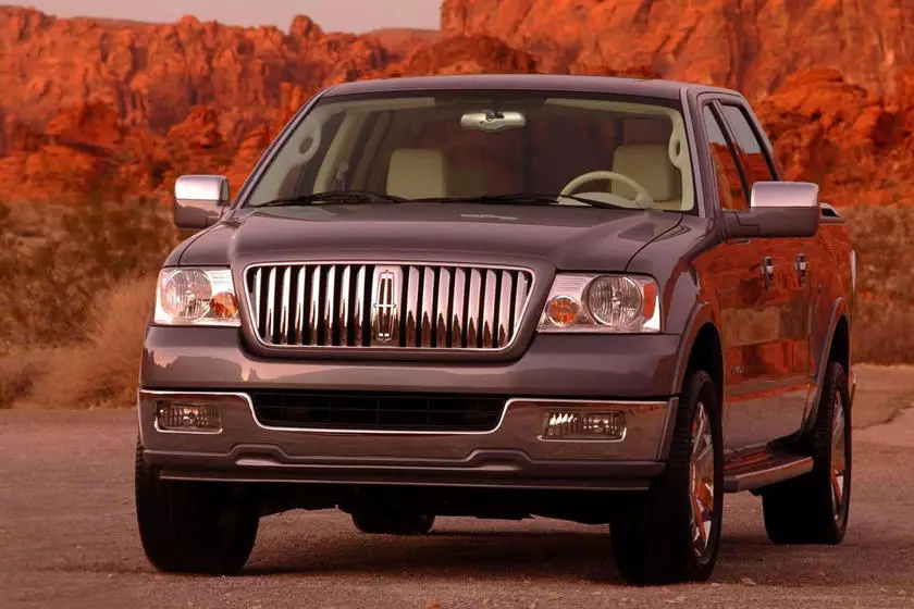 2008 Lincoln Mark LT Front View