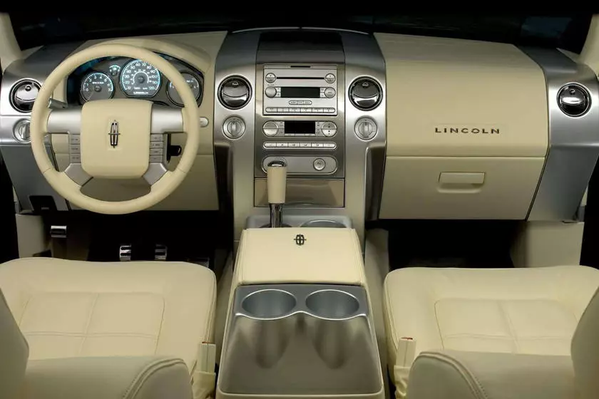 Контролна табла на Lincoln Mark LT 2008 година