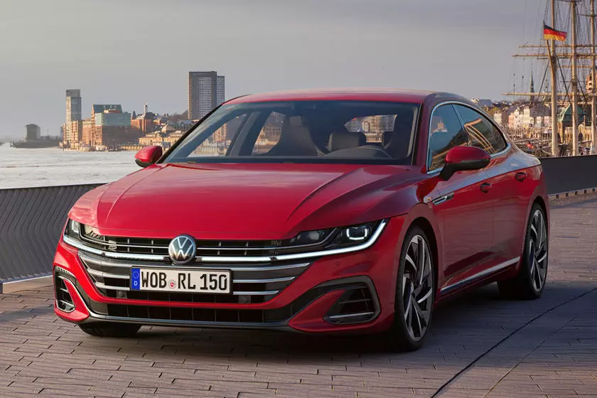 Огляд першого погляду Volkswagen Arteon 2021 року: витонченіше, ніж будь-коли 35904_15