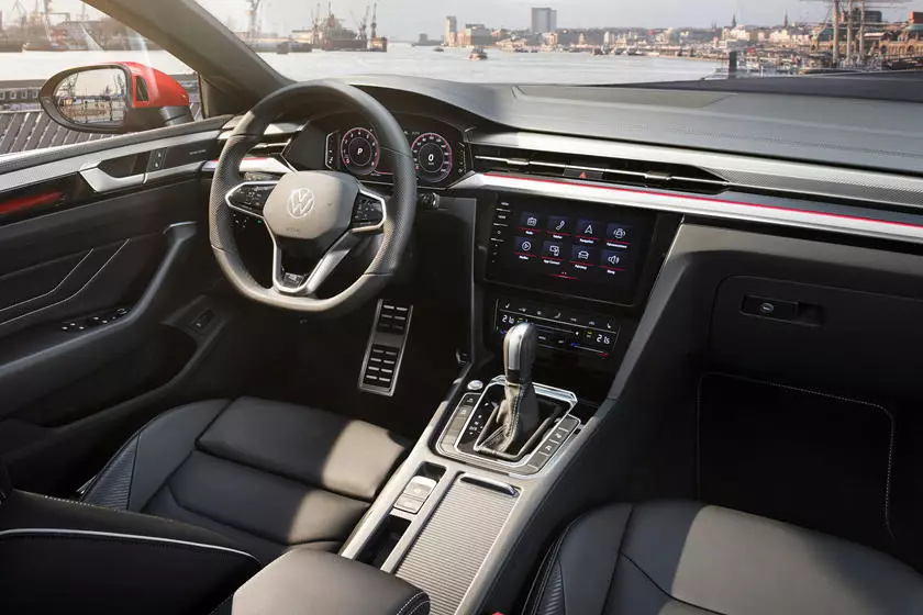 2021 წლის Volkswagen Arteon-ის პირველი იერის მიმოხილვა: უფრო გლუვი, ვიდრე ოდესმე 35904_20