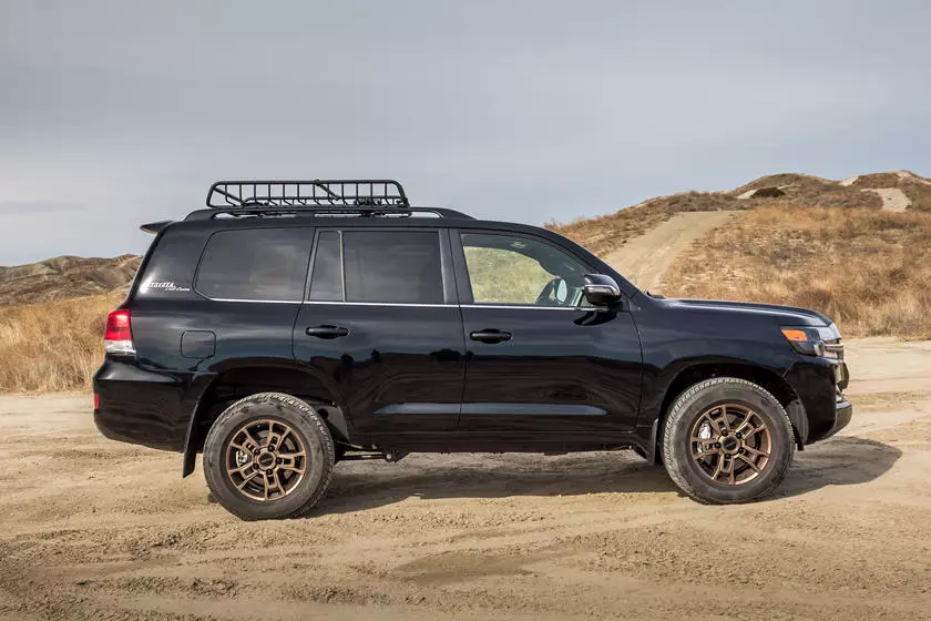 2020-2021 Toyota Land Cruiser vaizdas iš šono