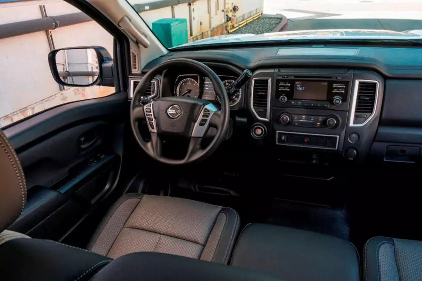 2017-2019 Nissan Titan Armaturenbrett