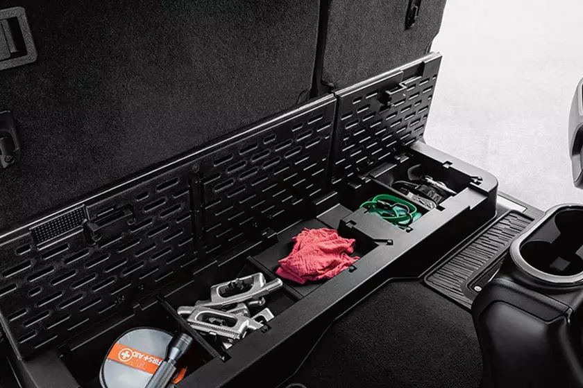 2017-2019 Nissan Titan Storage