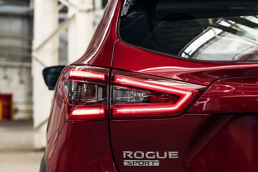 2020 - 2021 Nissan Rogue Sport Lampu Belakang