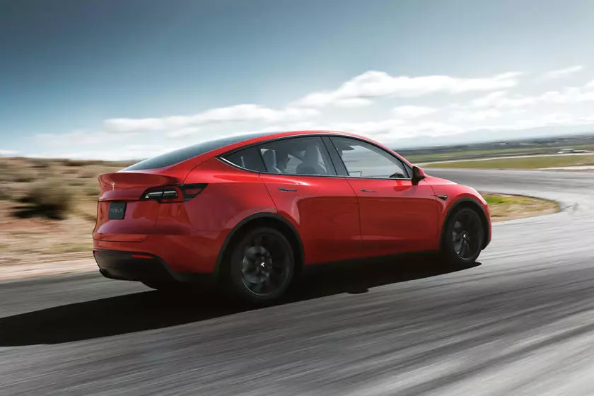2020 Tesla รุ่น Y มุมมองด้านหลัง