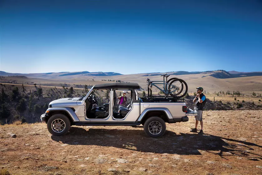 2020 Jeep Gladiatora Side View