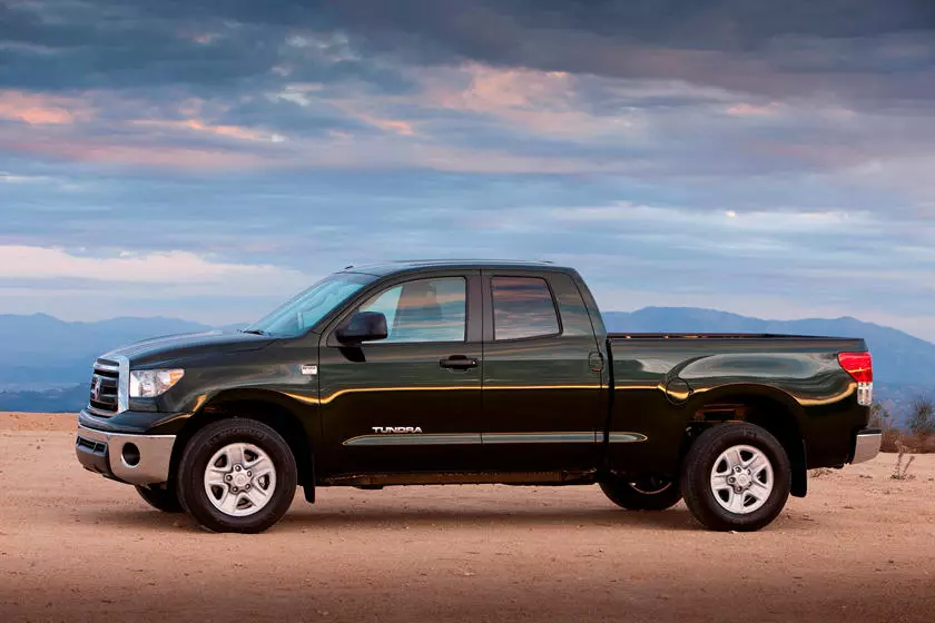 2010-2013 Toyota Tundra Side View