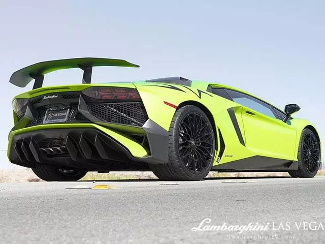 Lamborghini Aventador SV ee ugu horreeya gudaha Mareykanka ayaa ku nool halkan 36181_1