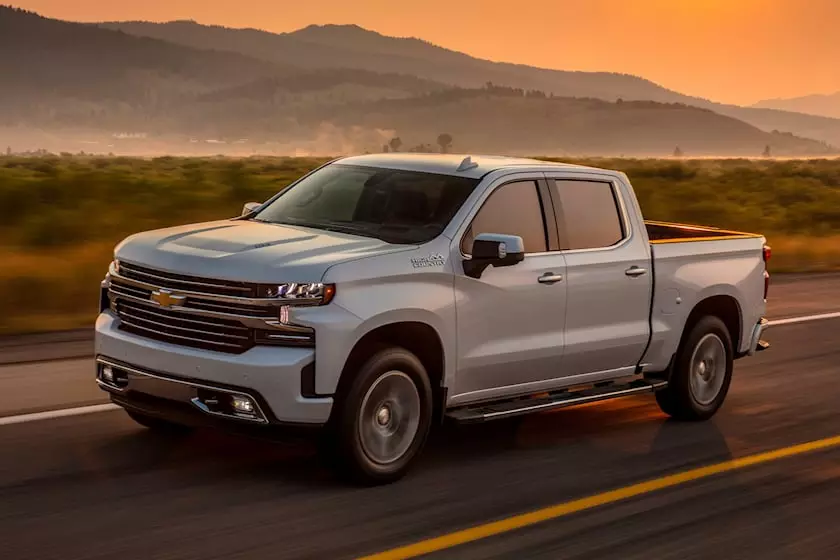 2019-2021 Chevrolet Silverado 1500 Front View Driving