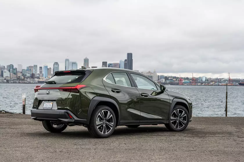 2021. aasta Lexus UX-i hind langeb 36438_6