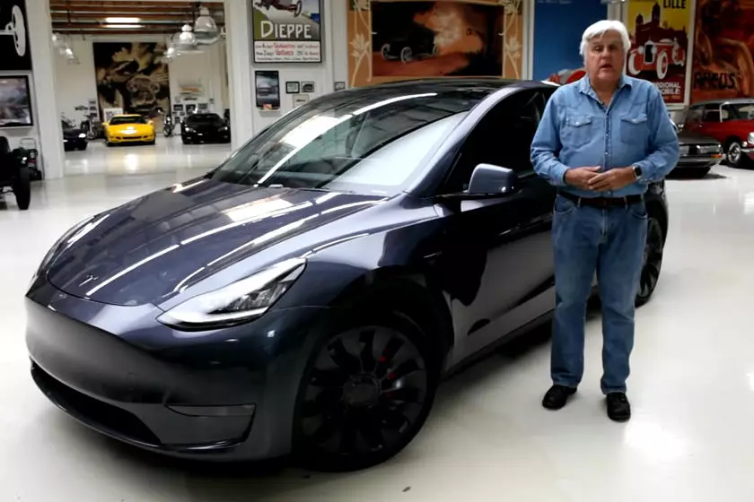 Pozrite si, ako Jay Leno vezme zatočenie modelu Tesla Y 36467_1