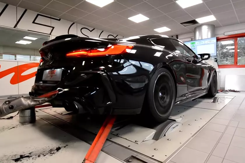 Pêşbaziya BMW M8 Bi Exhaustê ya Tîtanyûmê Dengên Zehmetî Dixuye 36469_1