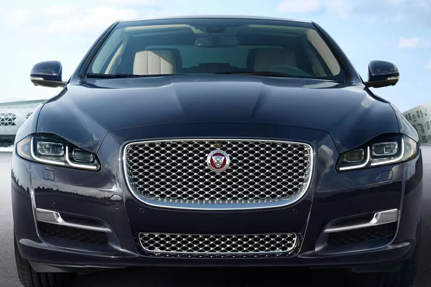 2016-2019 Jaguar XJ Седан Намоиши пешина