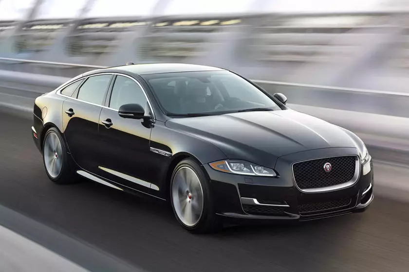 2016-2019 Jaguar XJ Sedan Front View Driving