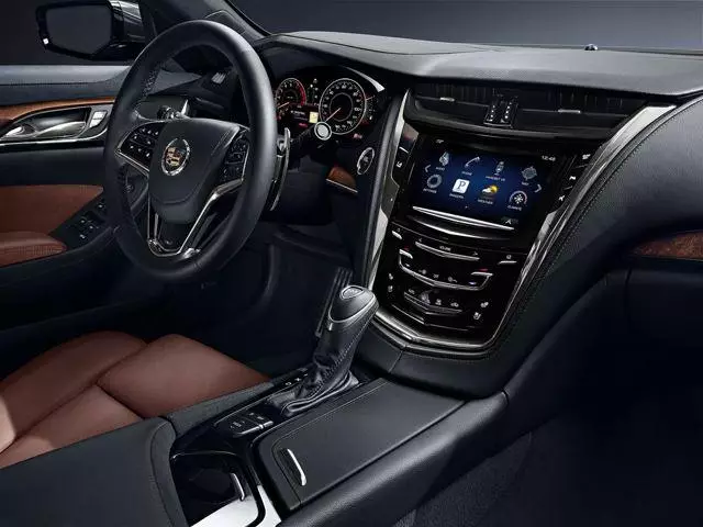 Cadillac зніжае цану CTS, таму што ўсе лічылі, што гэта занадта дорага 36704_3