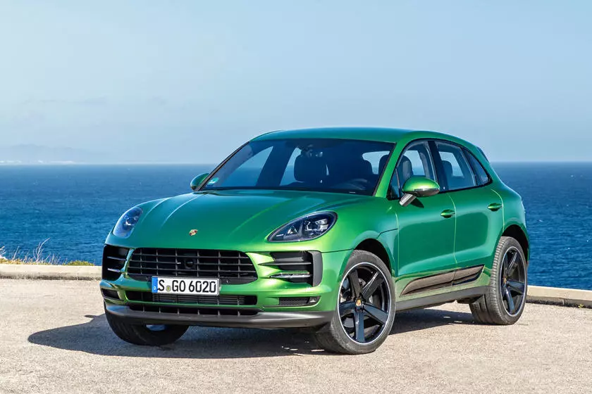 Tampilan Sudut Depan Porsche Macan 2019-2021