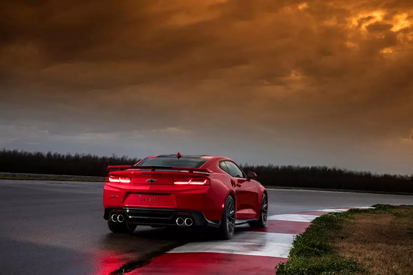 2017-2020 Chevrolet Camaro ZL1 Coupe Malantaŭa Vido