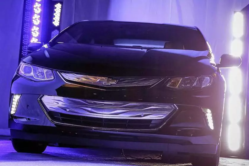 Koncepti i Chevrolet Bolt EV i dikur super-sekret i GM-së, sfidues i Tesla-s, vjen në Detroit