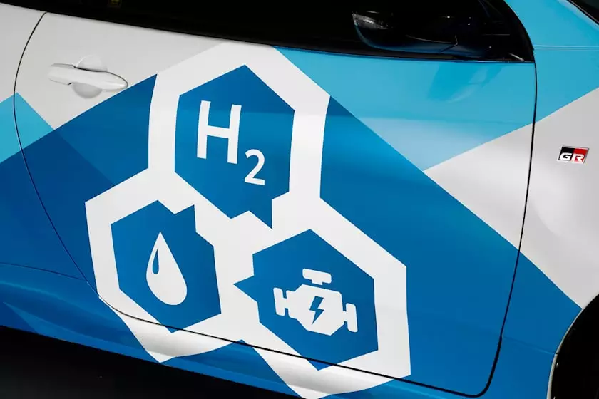 La kulan Toyota's Hydrogen-Powered GR Yaris Hot Hatch 37049_4