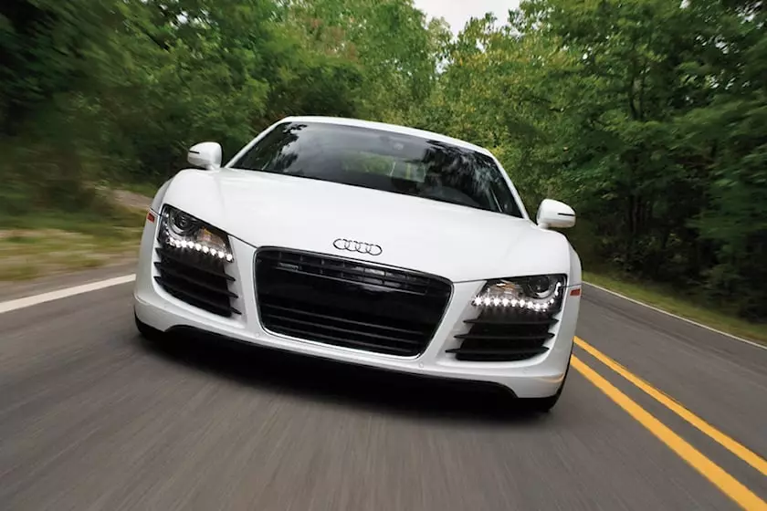 2008-2009 Audi R8 Coupe Front View Driving