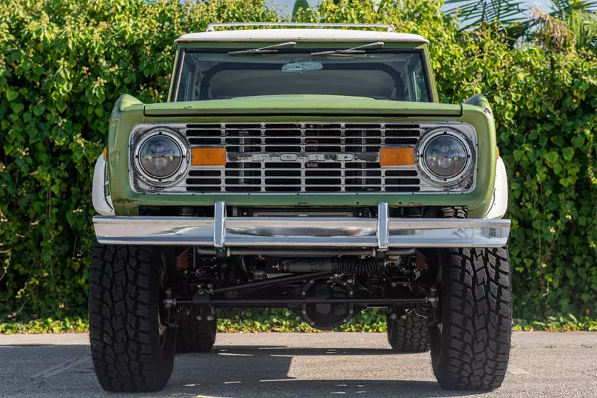 Ford Bronco Ranger 1975 года пастаўляецца з сілай каётаў 37245_2