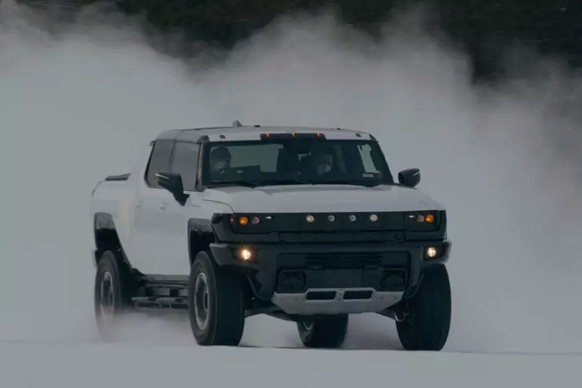 De GMC Hummer SUV heeft eindelijk een onthullingsdatum 37370_3