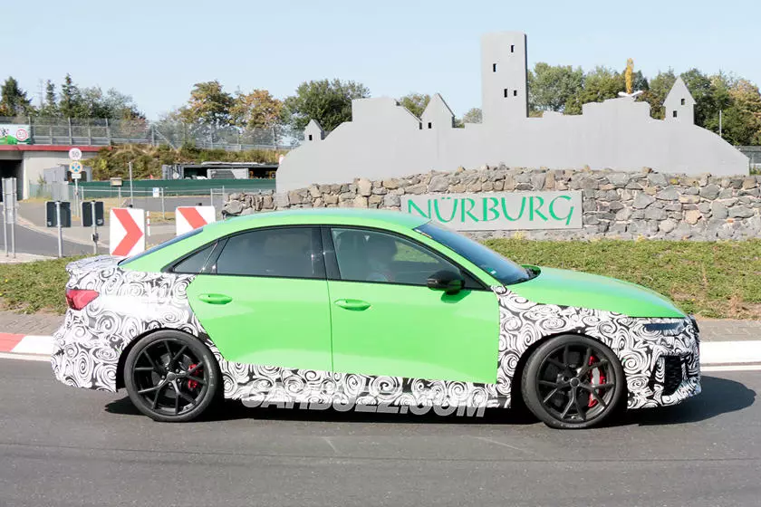 Heitur 2021 Audi RS3 Spied lítur illa út, grænn og tilbúinn til framleiðslu 37402_10