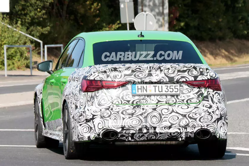 Hot 2021 Audi RS3 Spied Wate, Kesk û Hilberîn Amade ye 37402_4