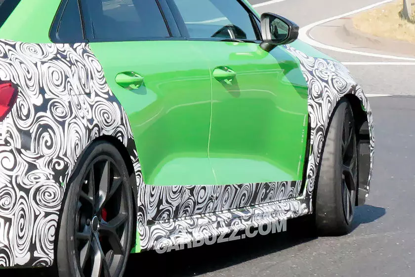 Hot 2021 Audi RS3 Spied Wate, Kesk û Hilberîn Amade ye 37402_8