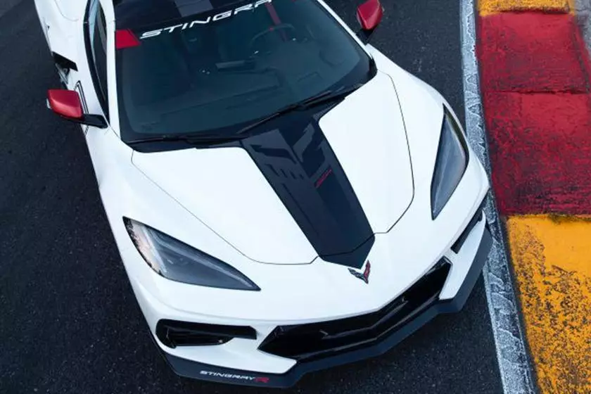 කාන්දු වූ: Chevrolet C8 Corvette Stingray R ඇසුරුම 37503_4