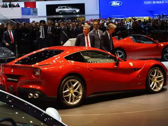 Прэм'ера Ferrari F12berlinetta ў Жэневе 37510_3