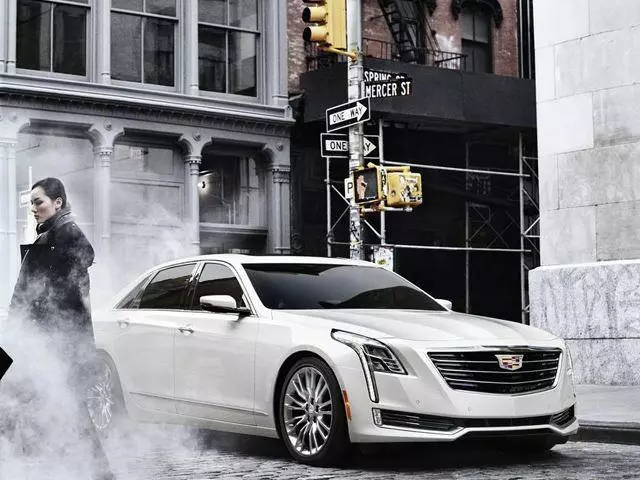 Cadillac a terminat vehiculele electrice, așa că nu vă așteptați la o escaladă electrică în curând 37565_1