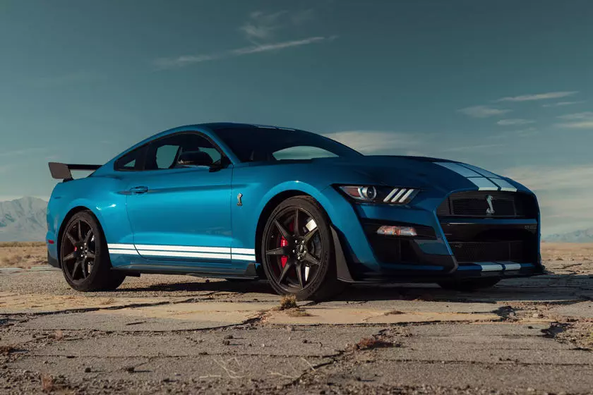 2020-2021 Ford Shelby GT500 Mustang फ्रंट अँगल व्ह्यू