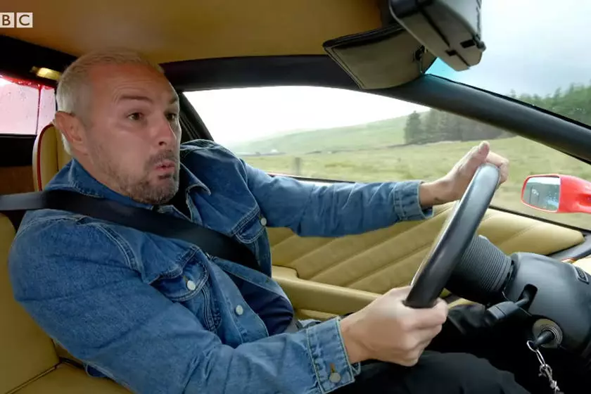 Kijk hoe Chris Harris een Ferrari SF90 schuift in nieuwe Top Gear-trailer 37609_2