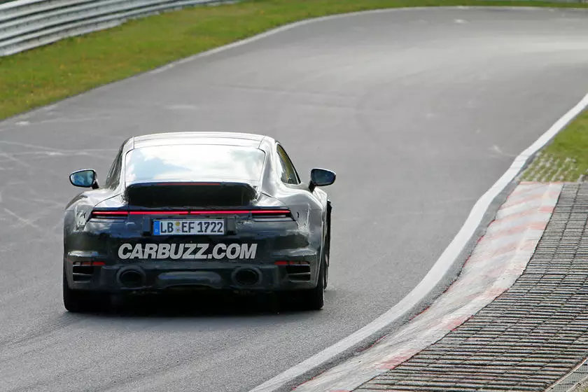 Porsche täze ýeňil 911 Turbo ýörite neşirini synagdan geçirýär 37721_7