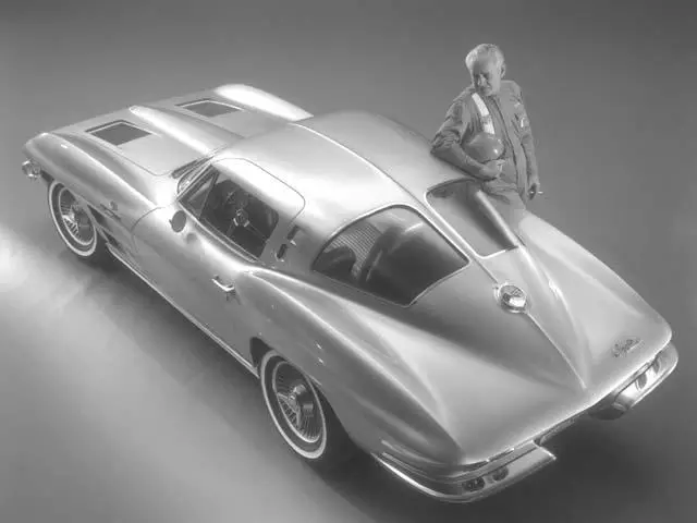 Corvette Evolution, Part 3: El Corvette C2, Basing the Legend 37770_2
