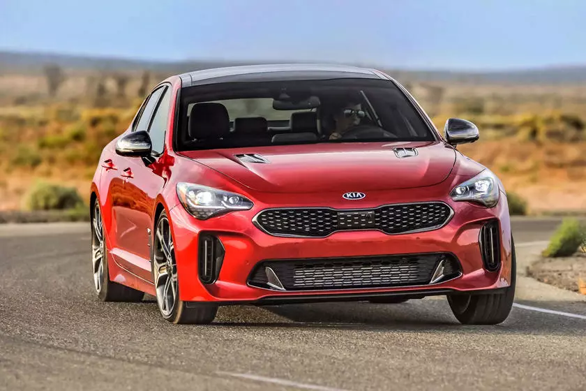 2018-2020 Kia Stinger Намоиши кунҷи пеши