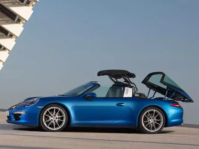 Porsche සිරාවටම මේක කරන්න යන්නේ 911 එකටද? 37847_2