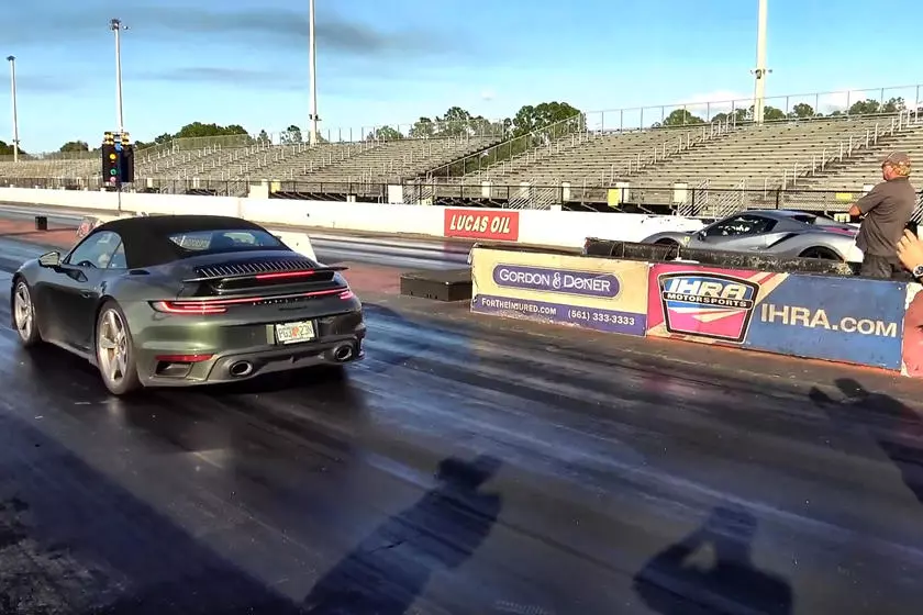 Drag Race: Ferrari 488 Pista Spider Vs. Porsche 911 Turbo S Cabriolet 37858_1