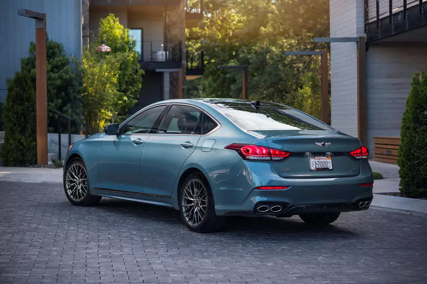 2017-2020 Genesis G80 Sedan-agteraansig