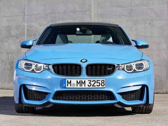 2015 vs. 2016 BMW M3: Bular gözlemeli üýtgeşmeler 37953_1